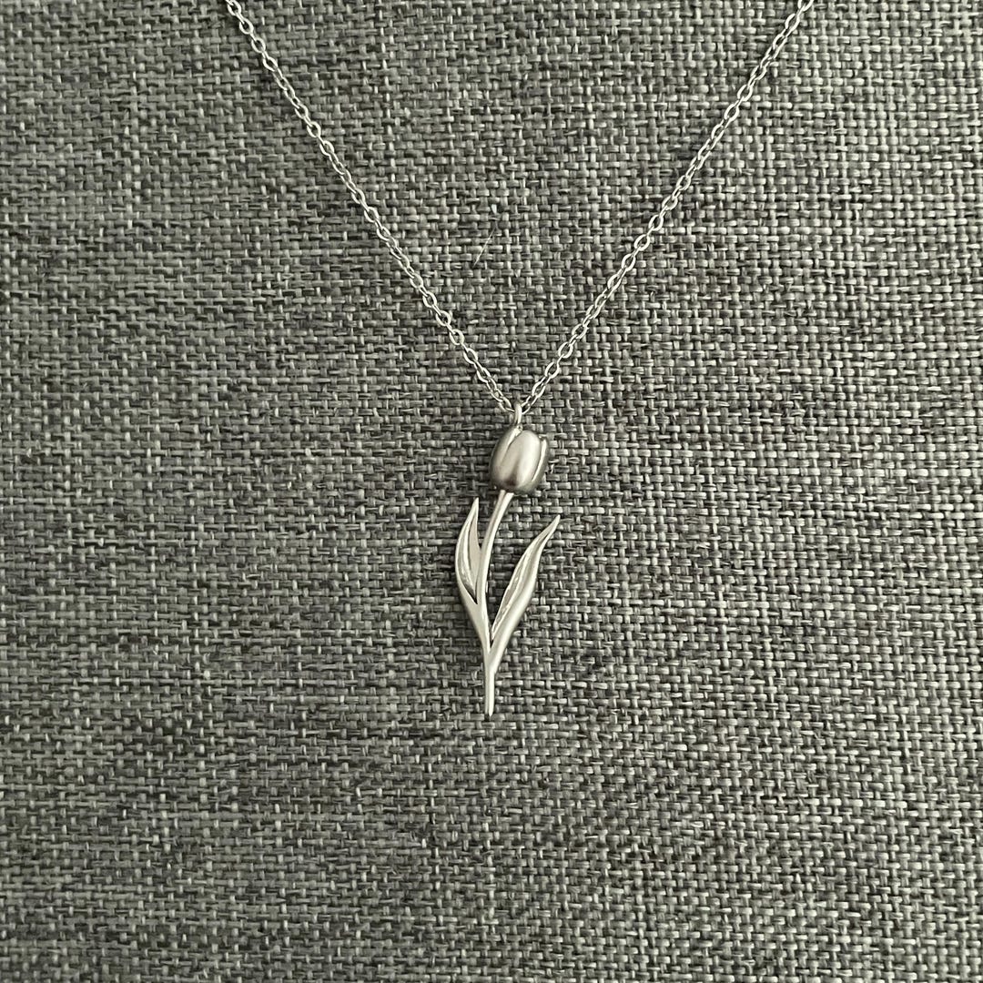 Tulip Flower Necklace, Gold and Silver Tulip Flower Pendant Jewelry for Women and Girls, Tulip ...