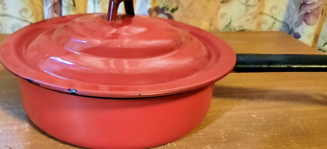 Red Enamelware Graniteware Vintage Pot Saucepan With Lid~retro ...