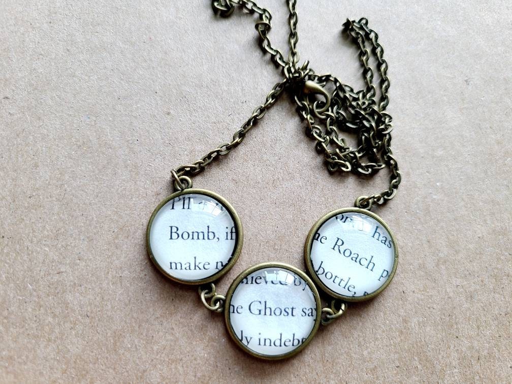 Court Of Shadows Pendant Necklace Made With The Cruel Prince Etsy