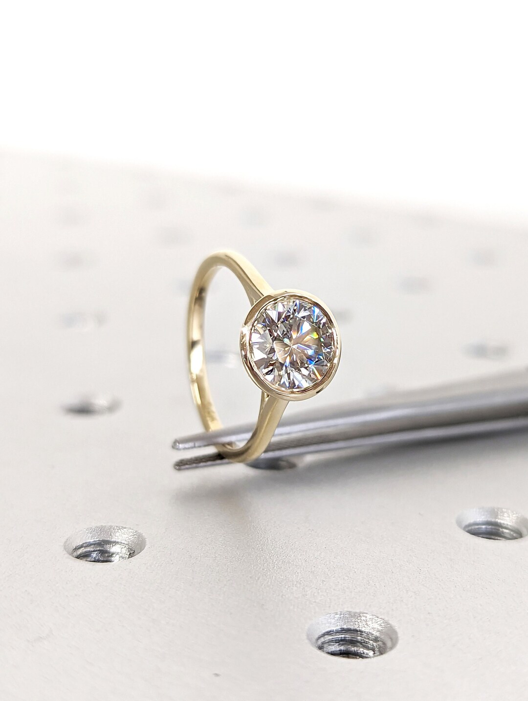 2 Carat Round Bezel Solitaire Ring Brilliant Cut Diamond Simulant ...