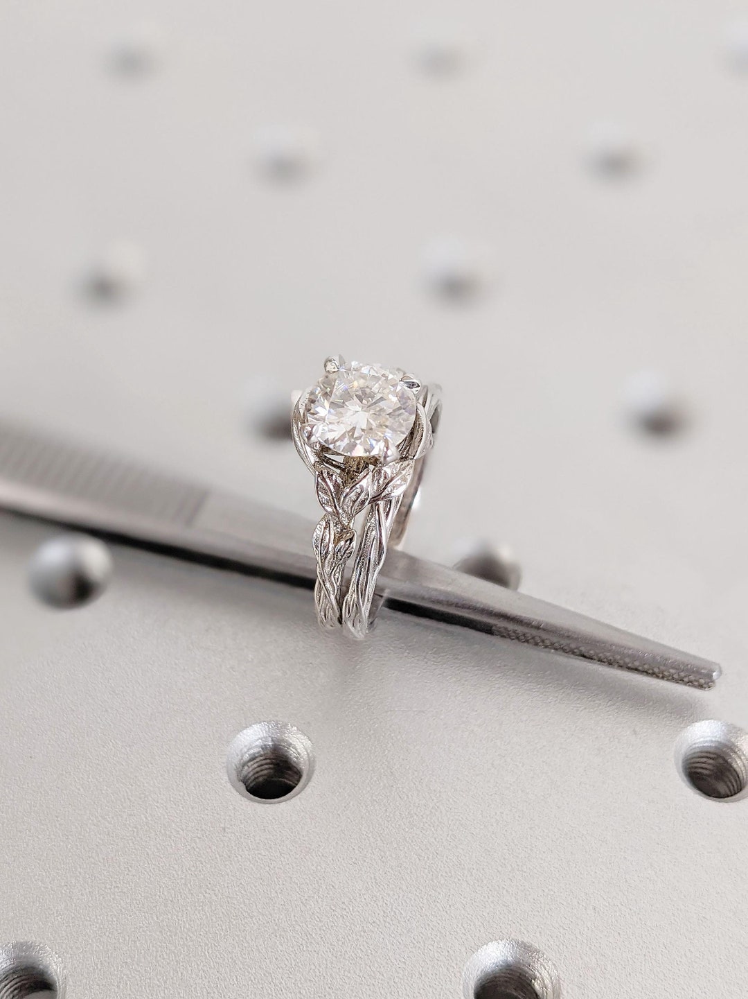 Twigs and Leaf Promise Ring | 1.5, 2ct Lab Grown Diamond Engagement ...