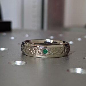 Green Emerald Titanium Hammered Wedding Ring Engagement Ring Brushed ...