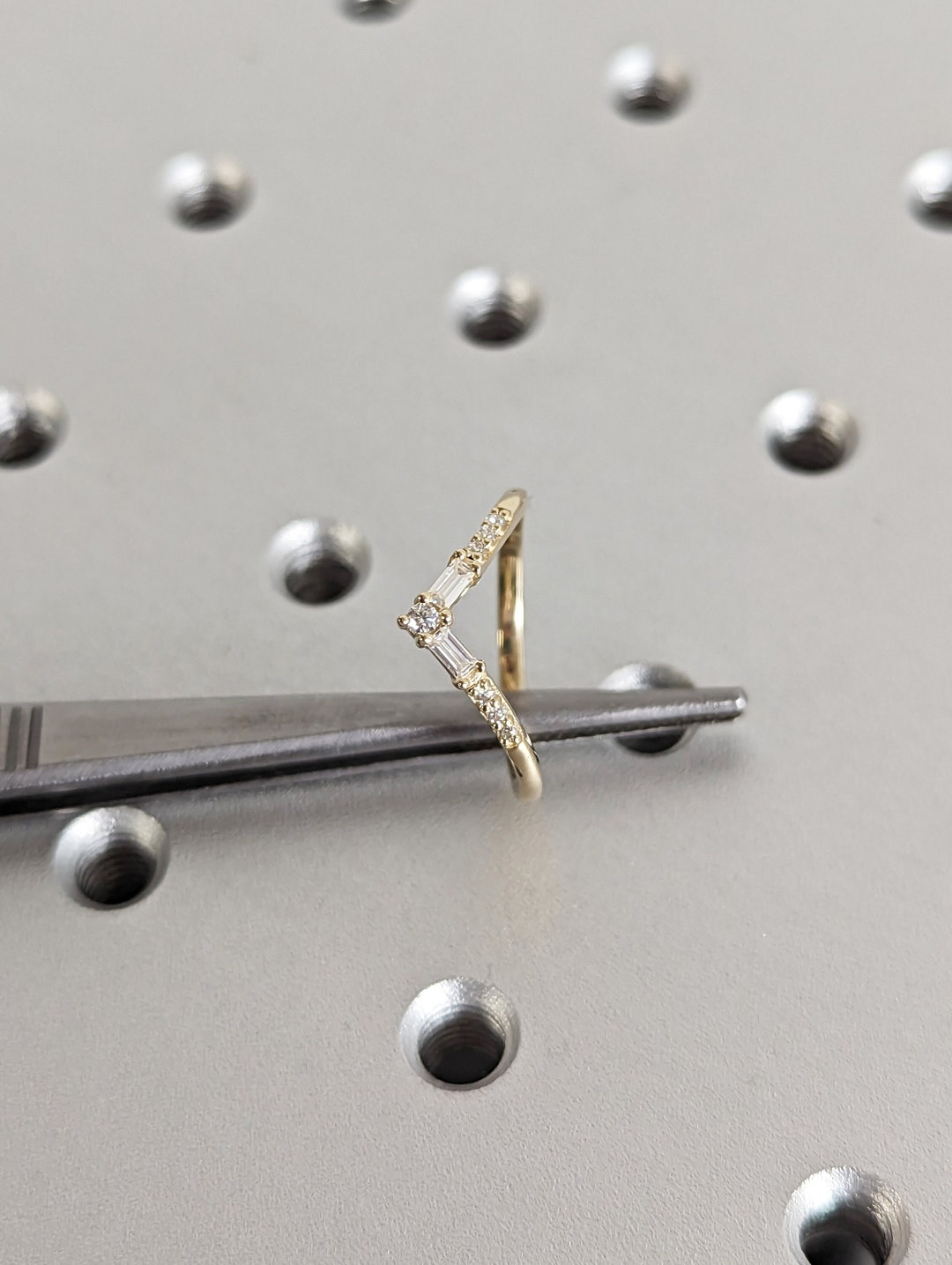 14k Solid Gold Royal Curve Ring | Curved Wedding Band Ring Women | V ...