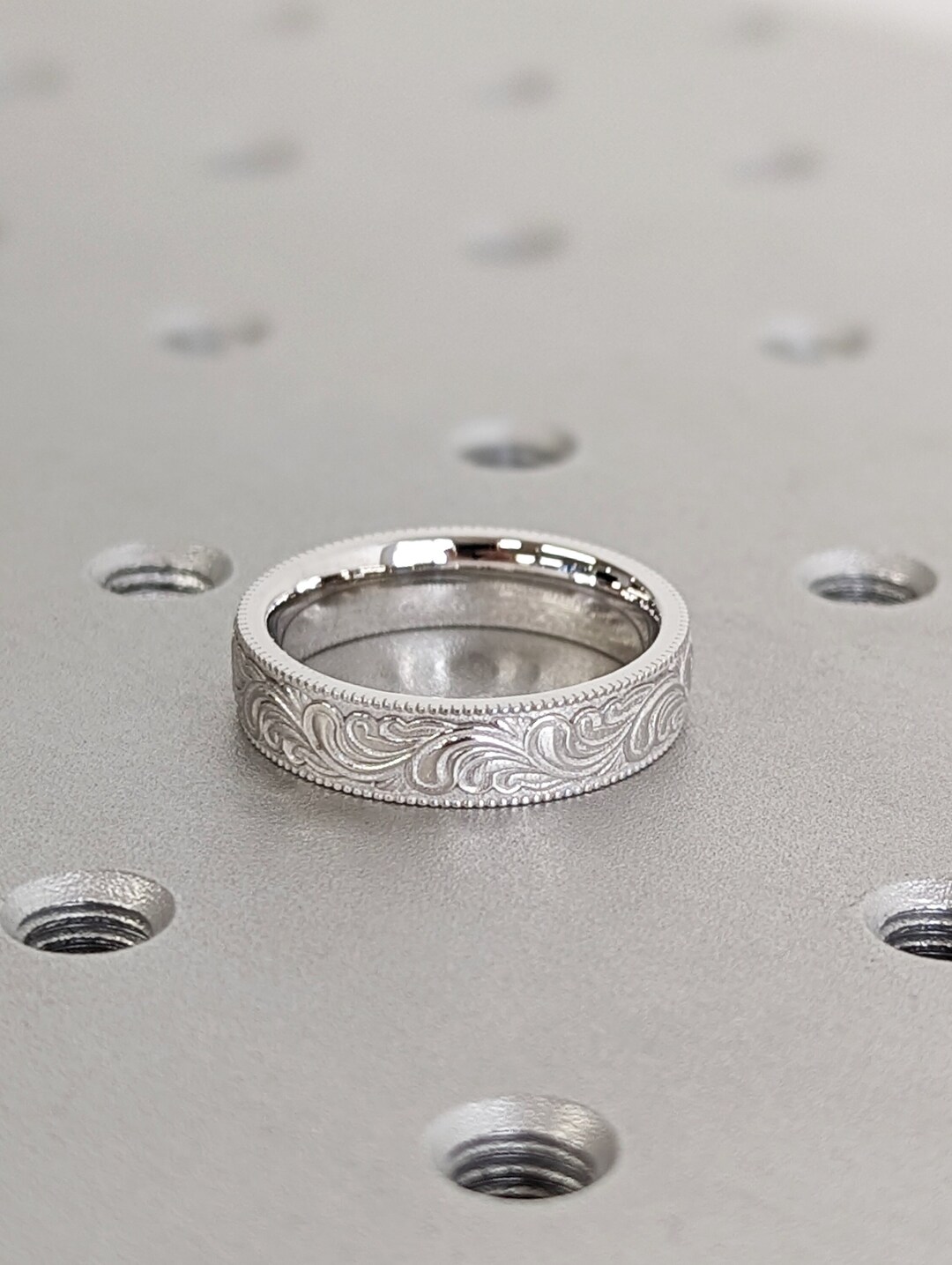 14K/18K White Gold Filigree Milgrain Edge Wedding Band Hand Engraved ...