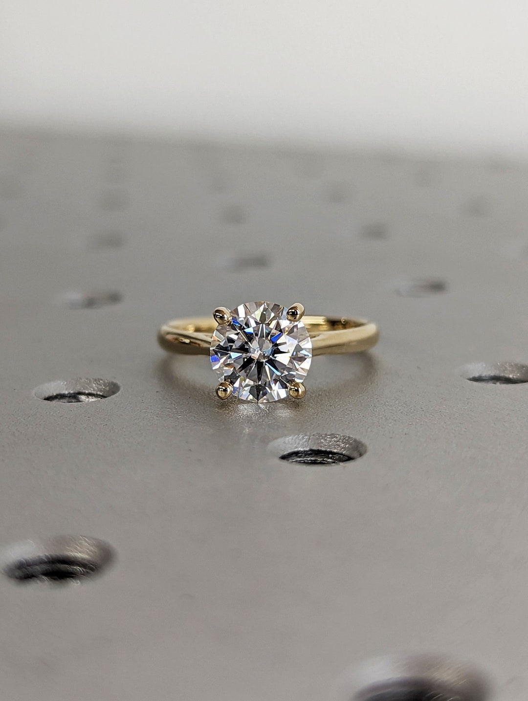 4-prong Round Engagement Ring in 14k Solid Gold / 2 CT Moissanite ...