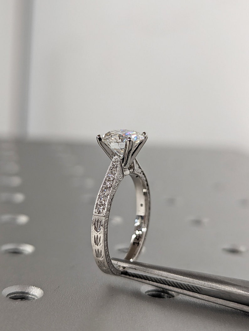 Vintage Engagement Ring 14k Gold Hand Engraved Ring - Etsy