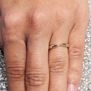 Bow Tie Shaped Gold Wedding Band, 14k White/yellow/rose Gold, Pinched ...