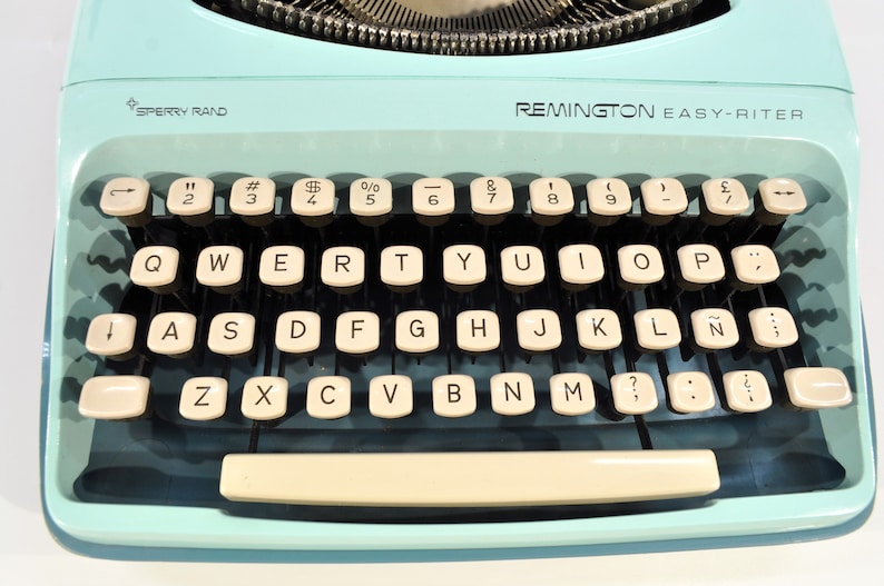 Retro Remington Easy-riter Portable Typewriter/ Vintage Aqua Blue ...