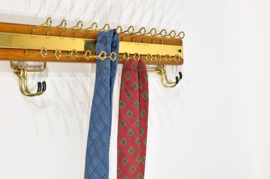 24 Hooks Wall Mount Tie Rack With 4 Belt Hooks / Deluxe Wood Rack ...