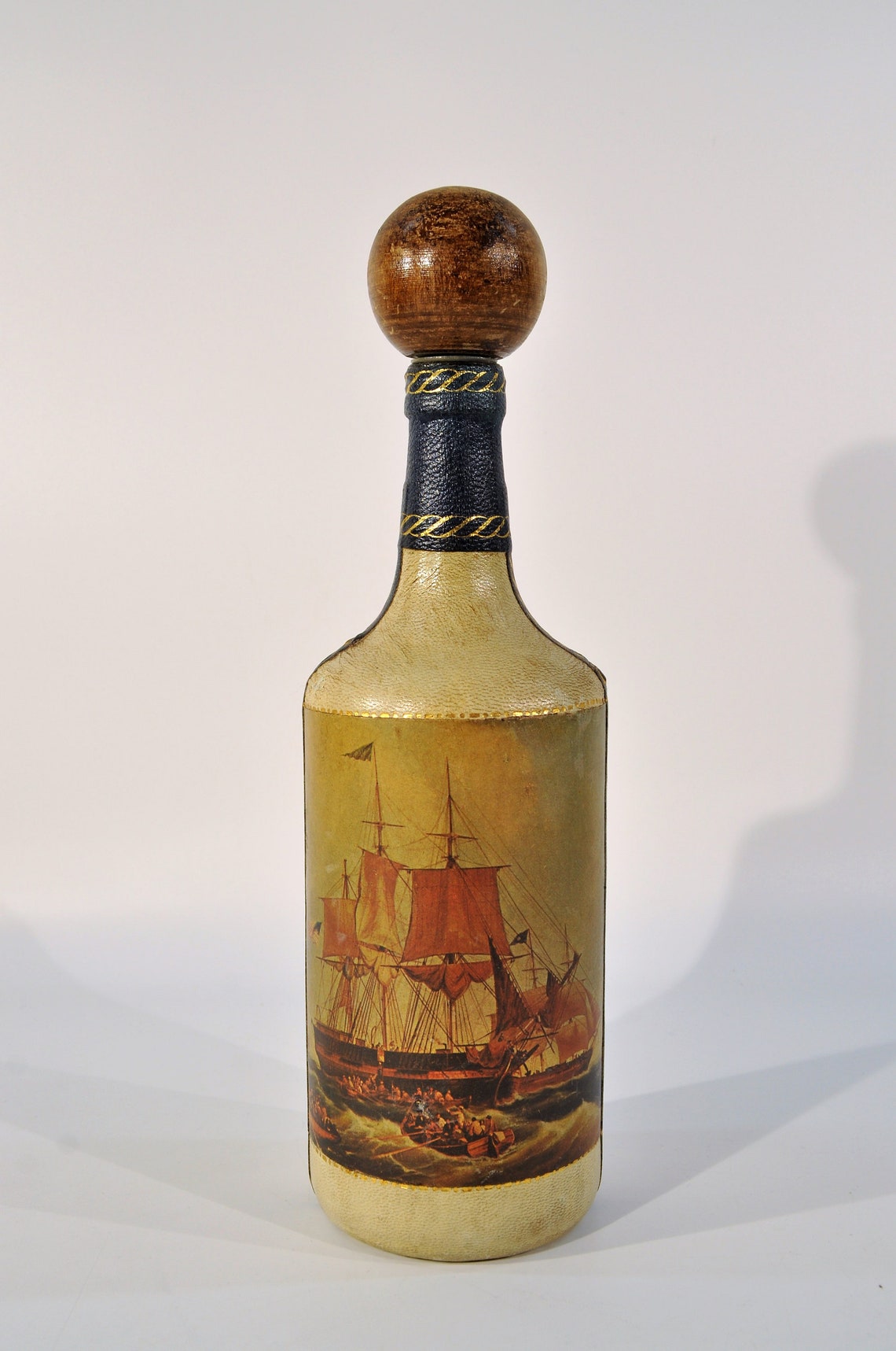 Leather Wrapped Wine Liquor Bottles Decanter Made in Italy - Etsy