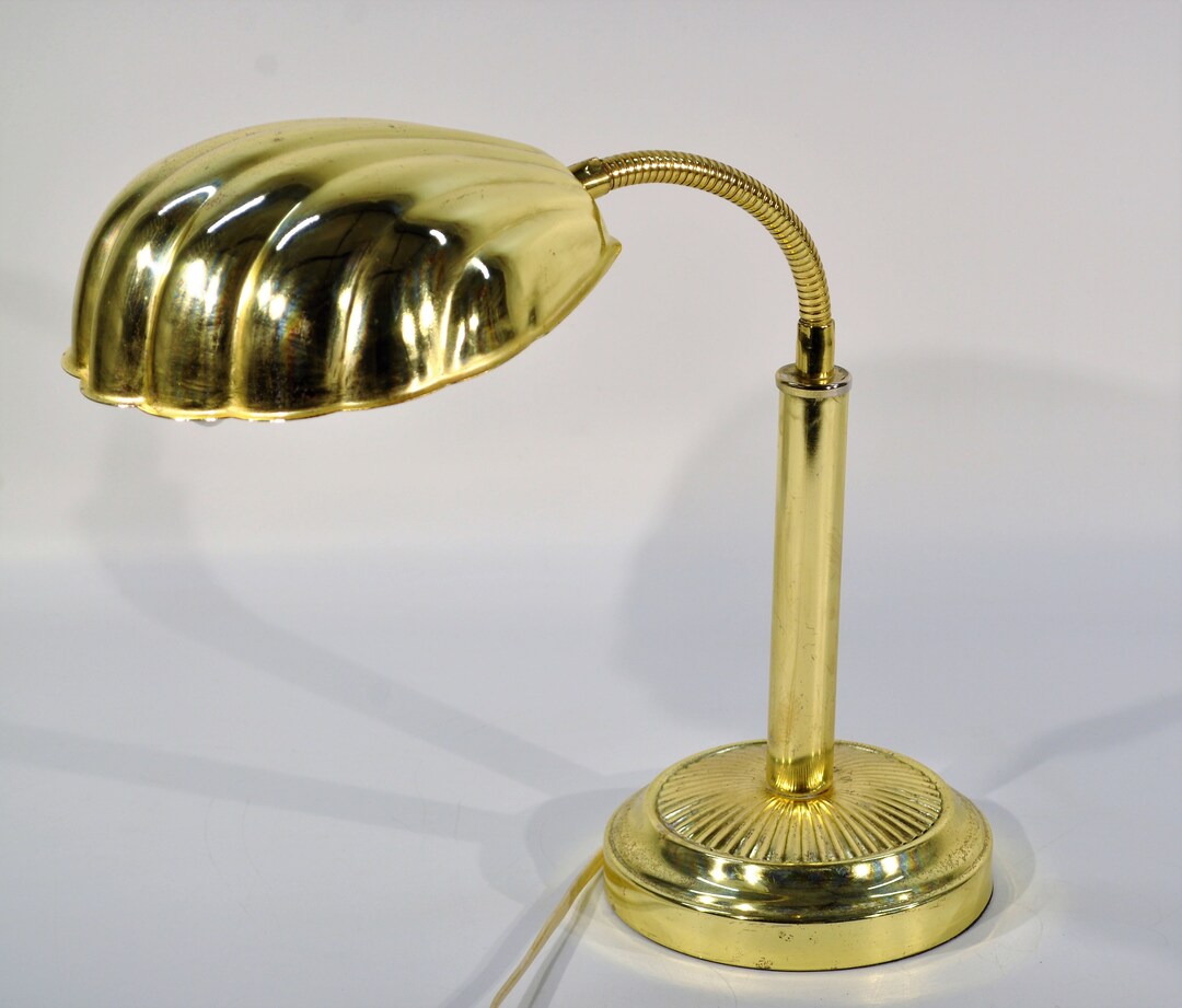 Mid Century Clam Seashell Tabletop Lamp/ Mid Century Alsy Clam Shape ...