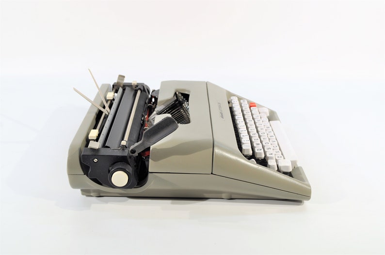 Retro Olivetti Lettera 35 Typewriter | Etsy