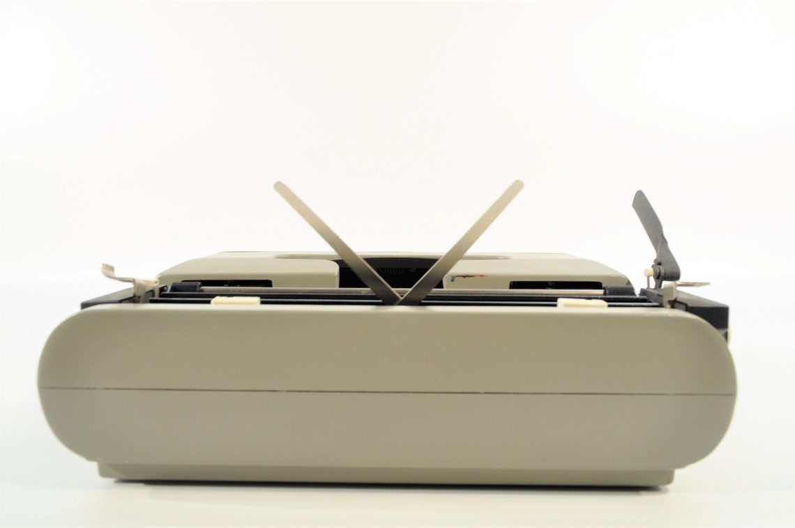 Retro Olivetti Lettera 35 Typewriter | Etsy