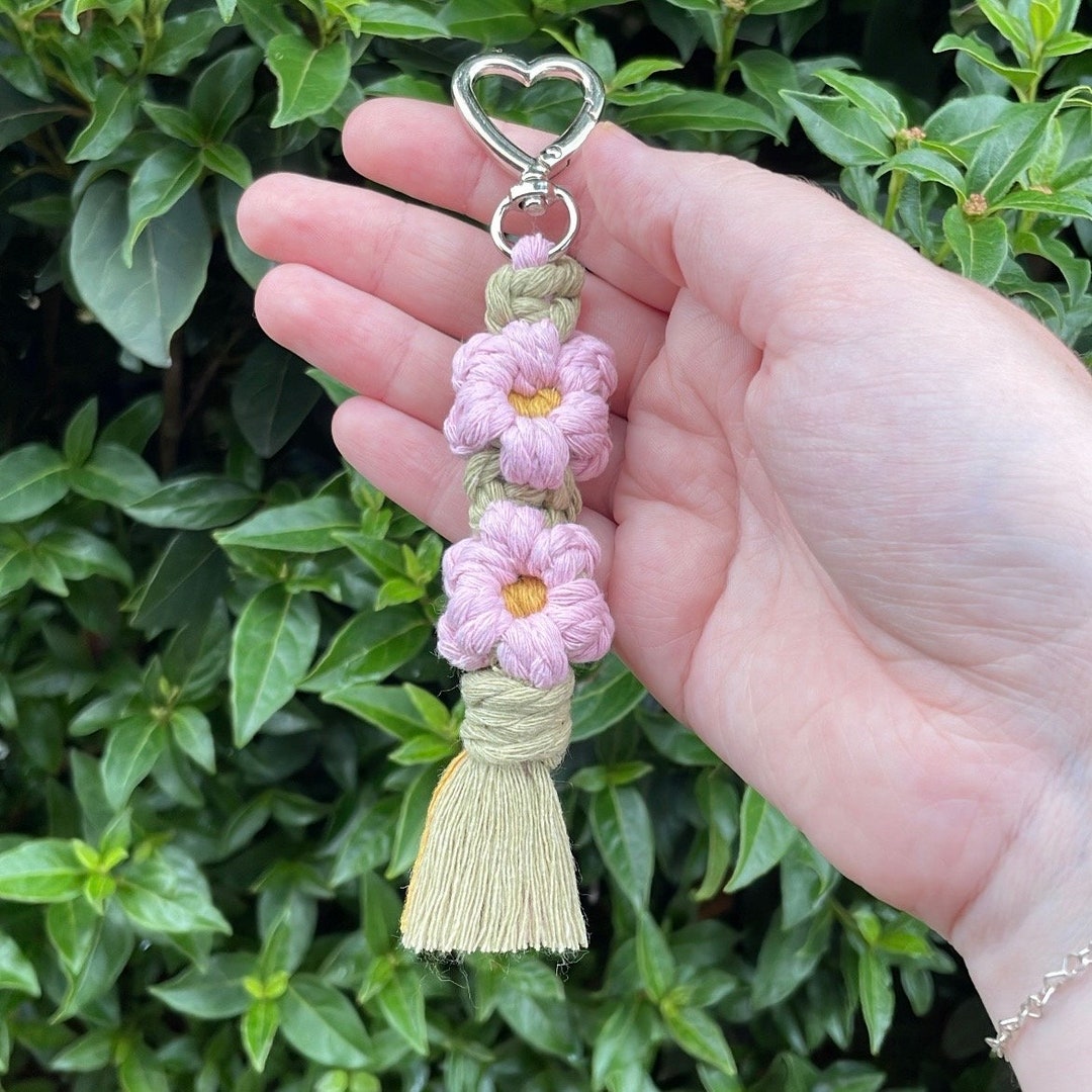 Light Pink Daisy Keyring Macrame Daisy Keyrings Macrame Keychain - Etsy ...