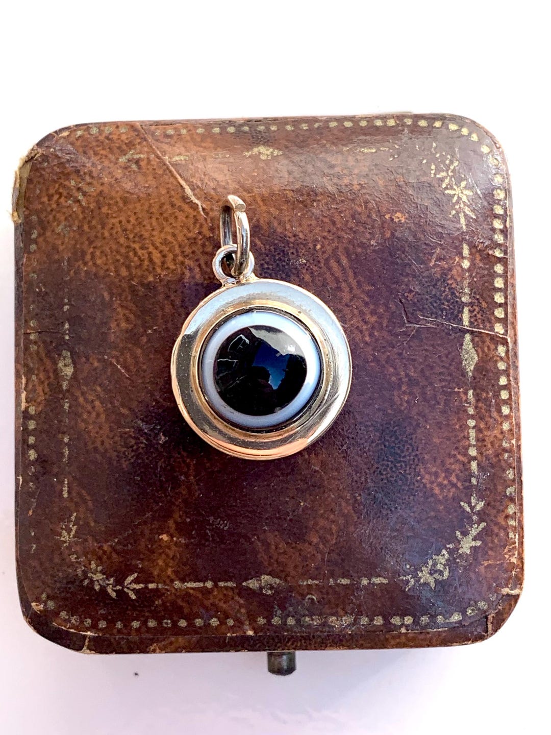 Antique Bullseye Agate Pendant in Gold - Etsy