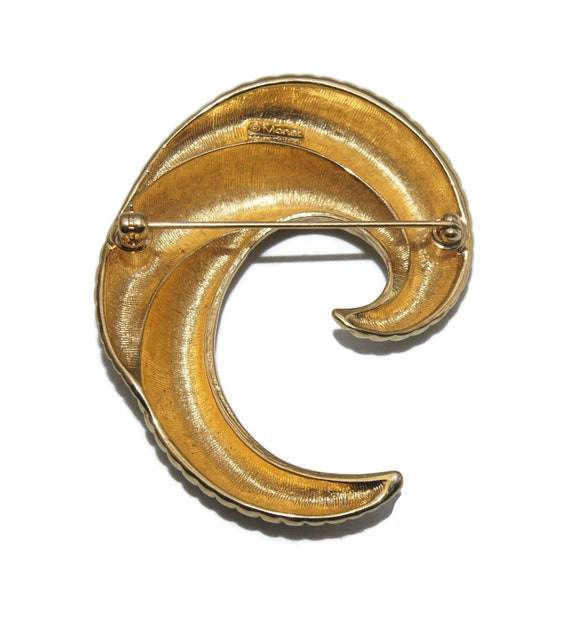 Vintage Monet Gold Tone Curved Shrimp Striped Brooch.… - Gem