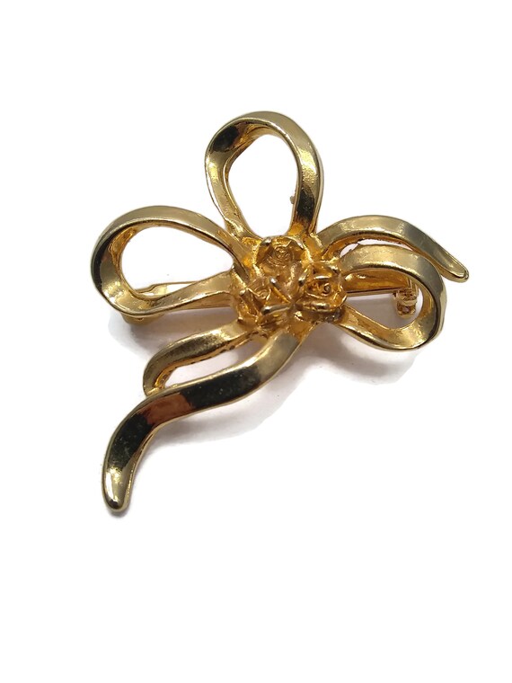 Charming Vintage Gold Tone Figural Bow Brooch. Classy Pin for Everyday Wear. Etsy