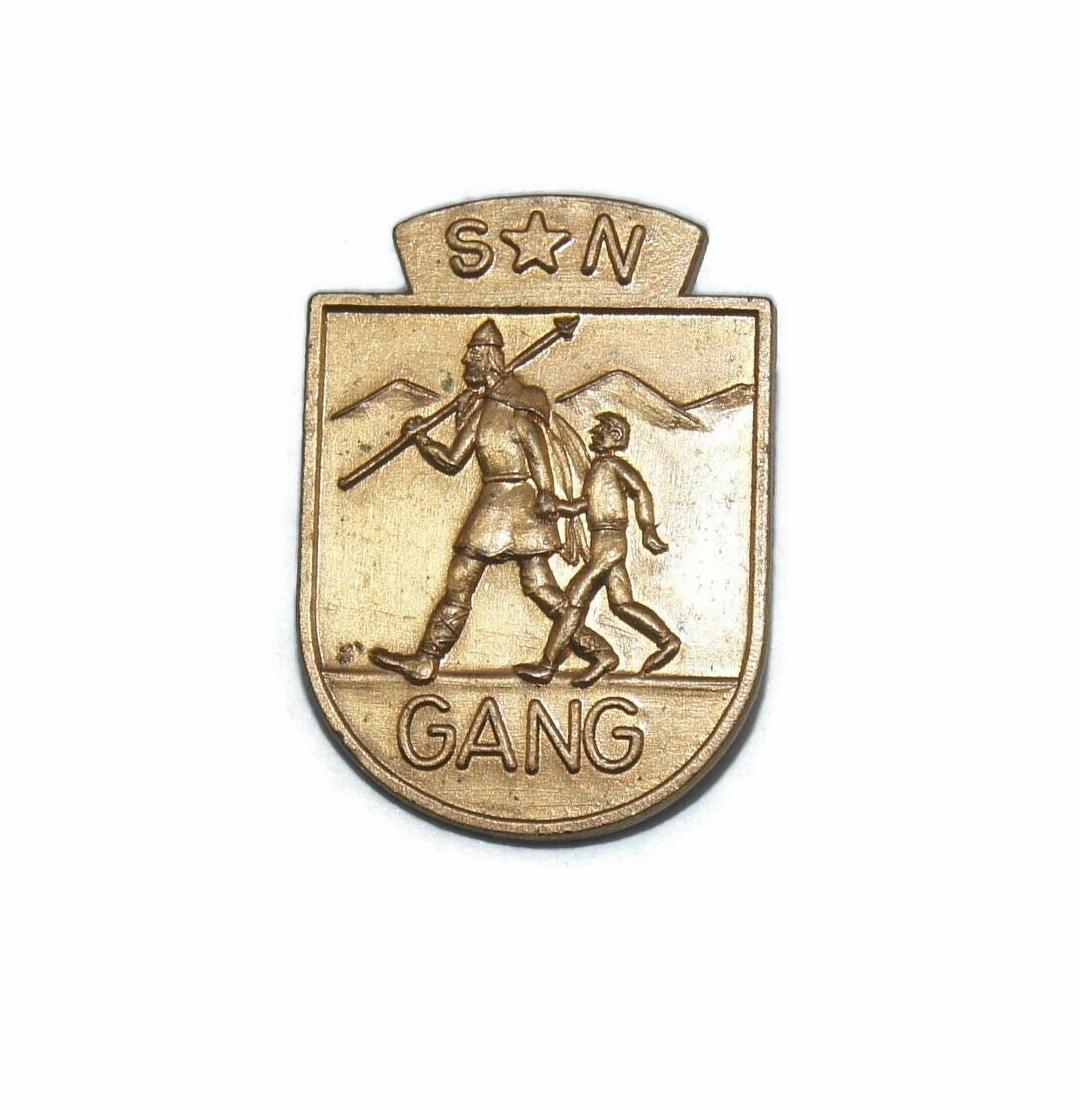 Vintage Sons of Norway Gang Brass Tone Lapel Pin Norge Norwegian Skiing ...