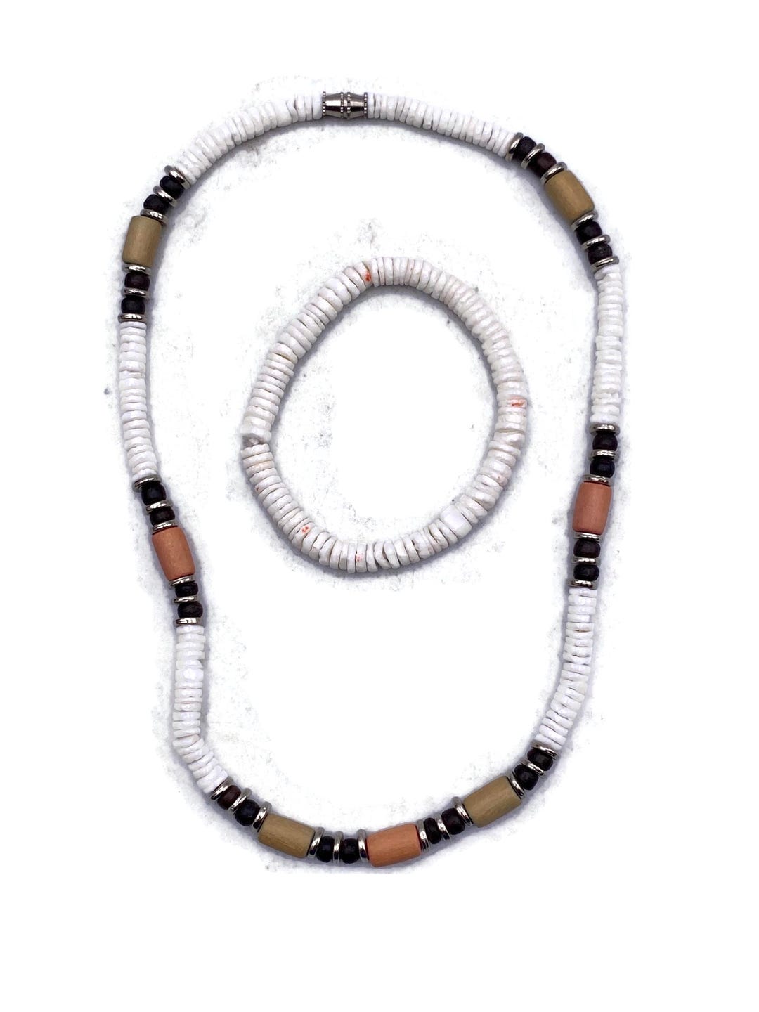 Vintage White Hawaiian Puka Shell, Wood and Silver Tone Beaded Jewelry ...