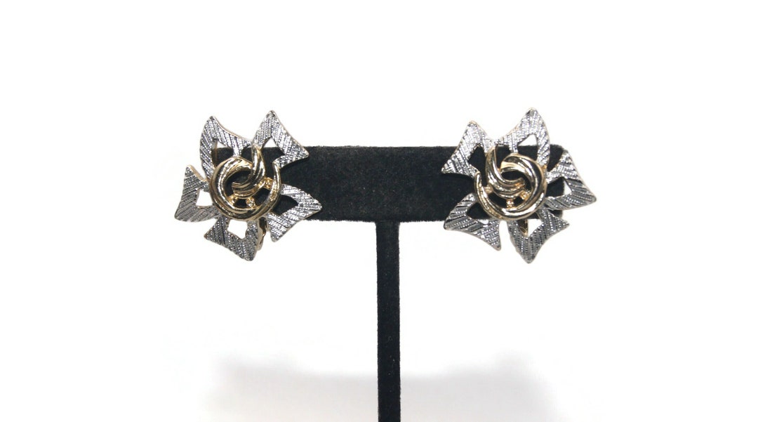 Vintage Sarah Coventry Signed 1970s Silver and Gold Tone Swirl Clip on ...