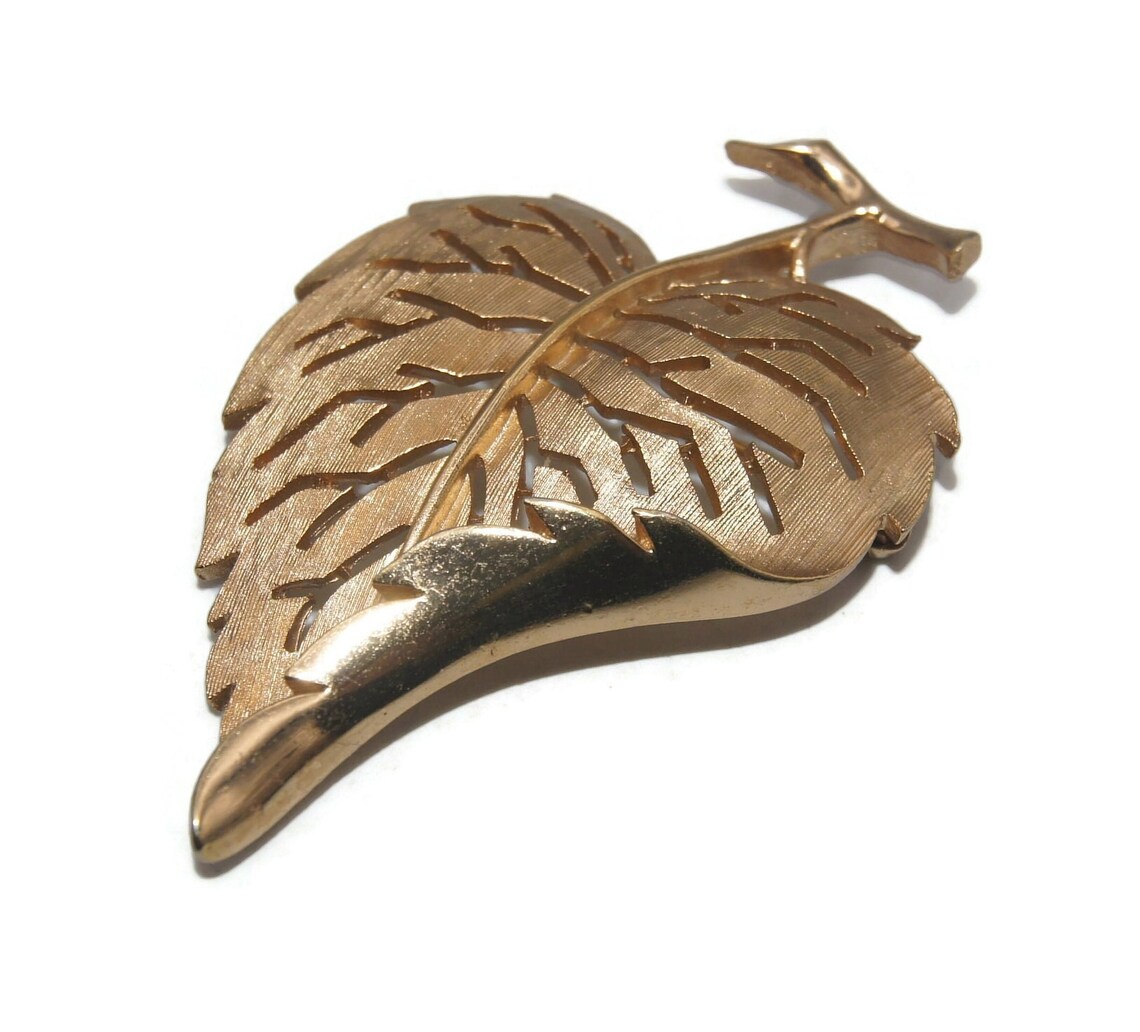 Vintage Crown Trifari Brushed Gold Tone Cut Out Design Leaf Brooch ...
