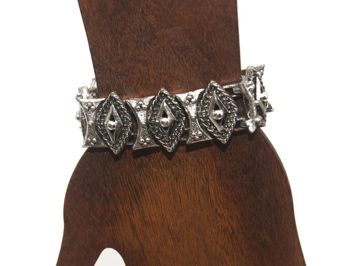 Vintage Silver Tone 7 Inch Link Bracelet With Hinged Clip Clasp. - Etsy