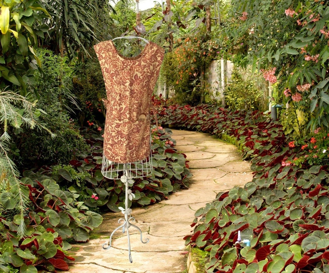 Cobbler Apron Kitsch Burgundy Roses Size Medium Handmade With Pockets ...