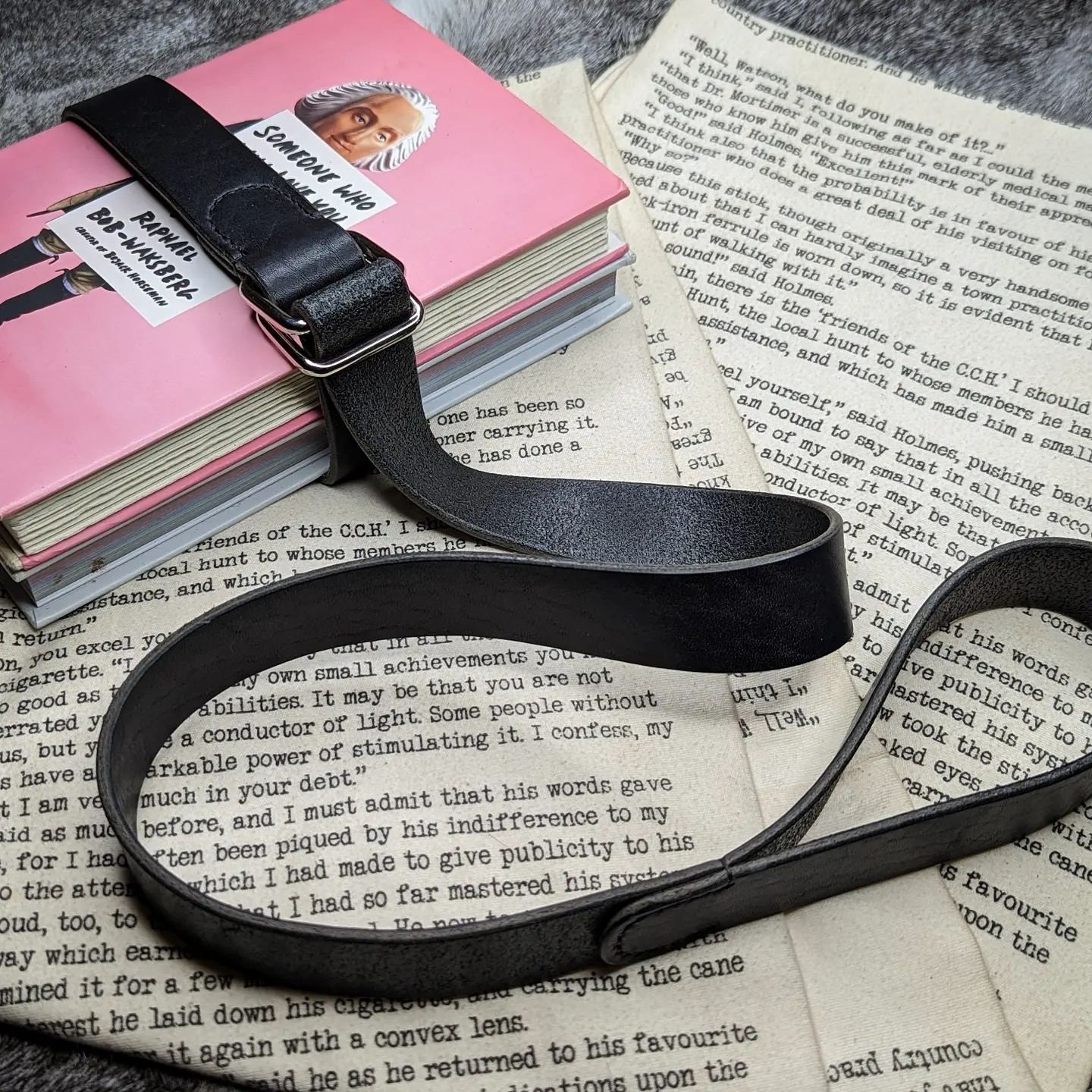 Leather Book Belt the Byron Classic Style in Black - Etsy