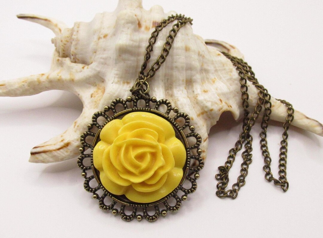 Yellow Flower Necklace - Etsy