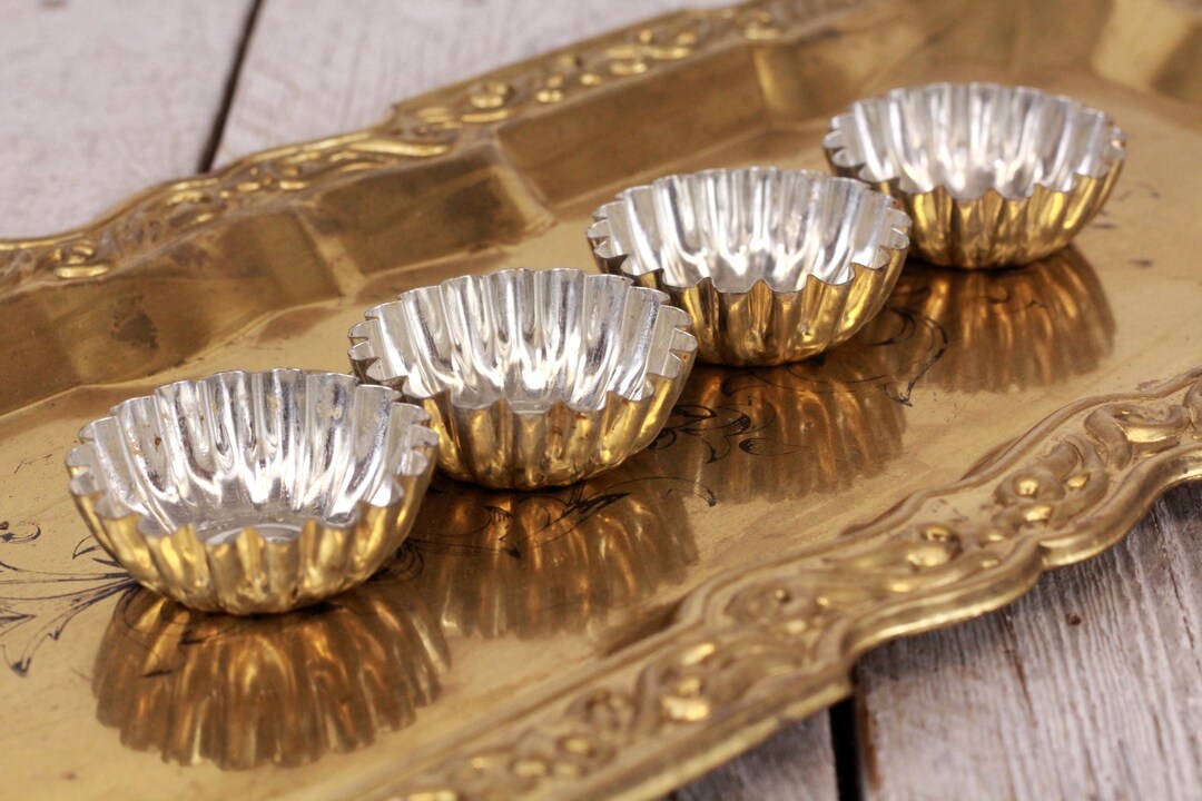 Vintage Muffin Holders, Pastry Tin Holds, Set of 4 Forms - Etsy