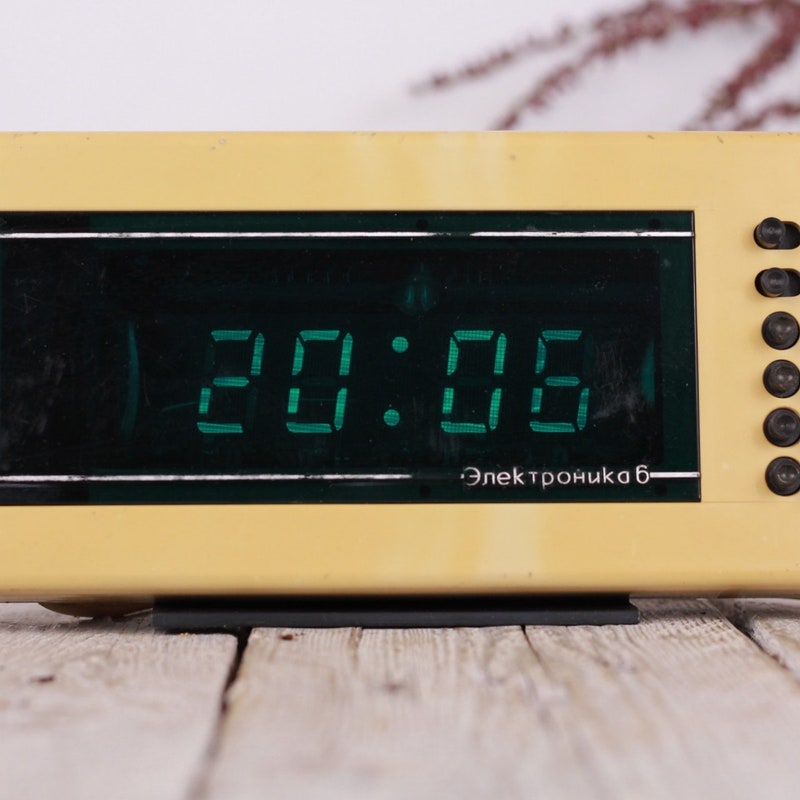 Vintage Desk Clock - Etsy