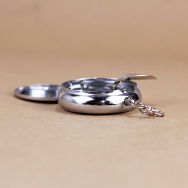 Vintage Ashtray Keychain - Etsy