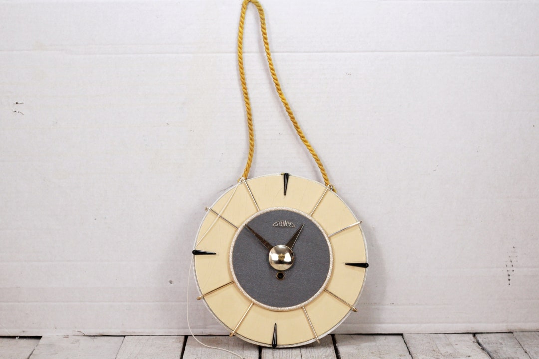 Retro PRIM Wind-up Wall Clock: Czechoslovakia, 1980s - Etsy
