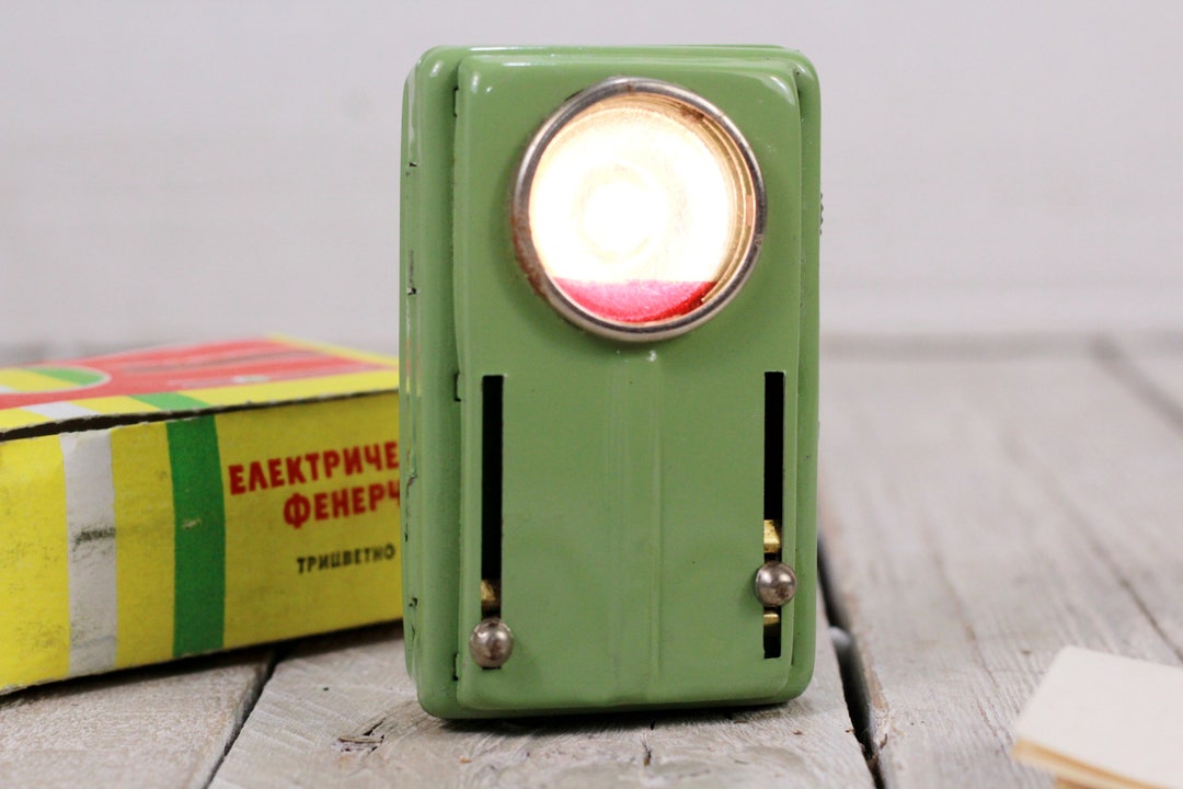 Military Torch in Original Box Military Flashlight 2 Colors Flashlight ...