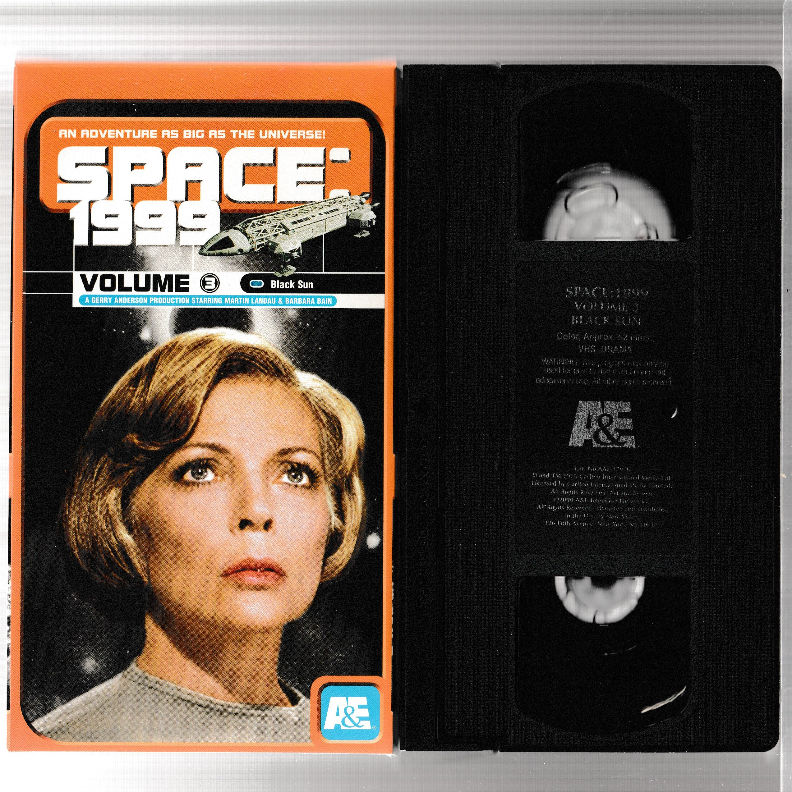 Space: 1999 VHS Set 1 and Set 2 c 2000 A&E Martin Landau, Barbara Bain ...