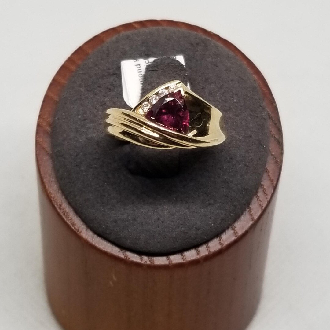 Z2321 Vintage 10K Yellow Gold With Rhodolite Garnet and Diamonds Ring ...