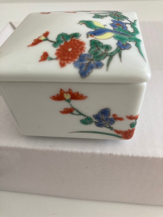 Pair of Trinket Boxes Japanese Porcelain with Bird an… - Gem