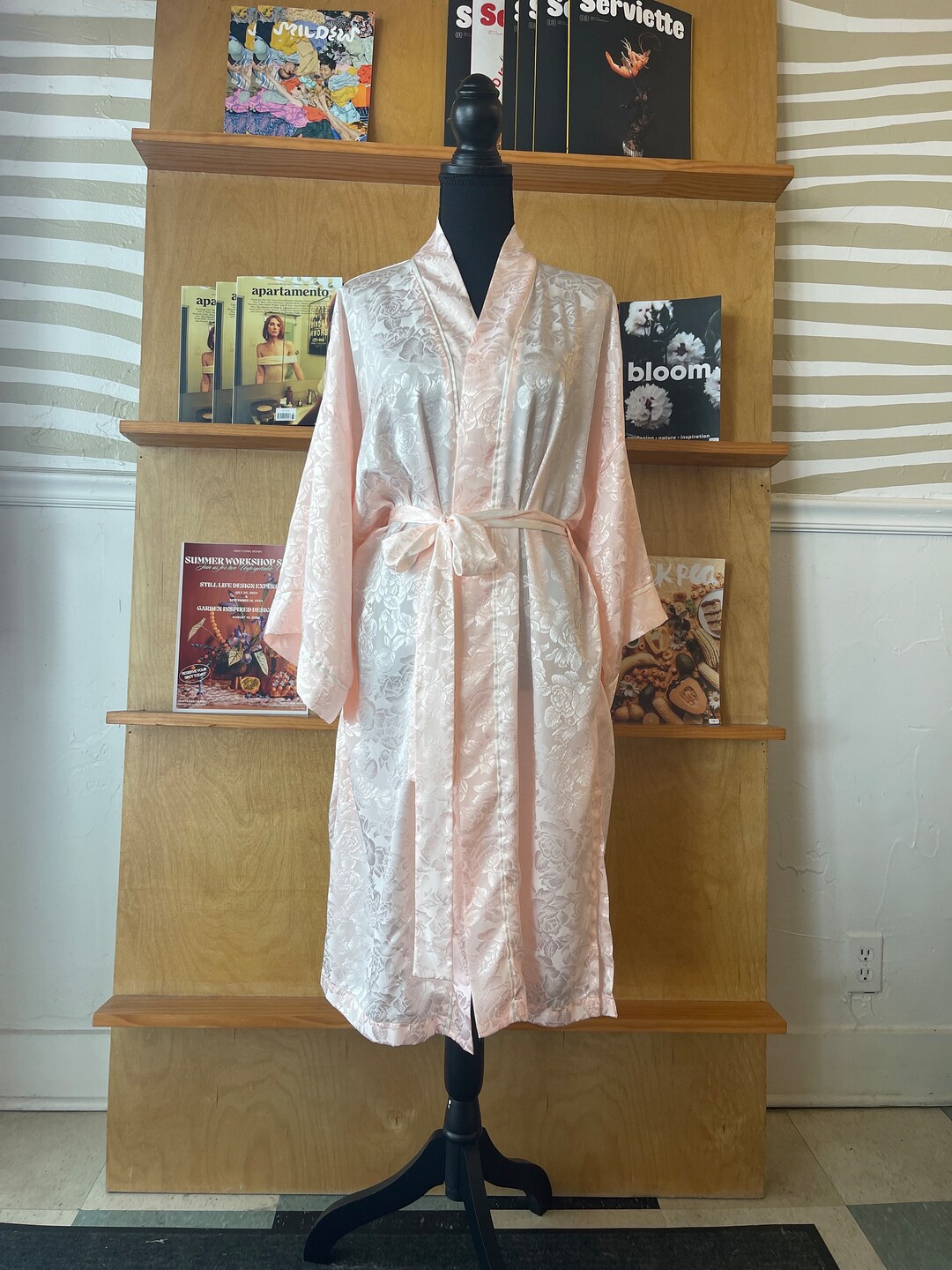 Vintage 90’s Victoria’s Secret Gold Label Pale Pink Floral Short Robe ...
