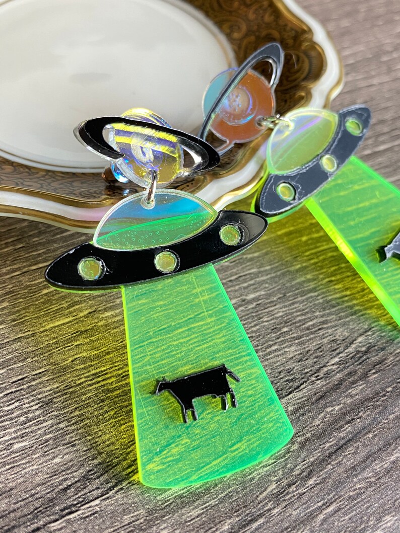 UFO Alien Abduction Dangle Earrings - Etsy
