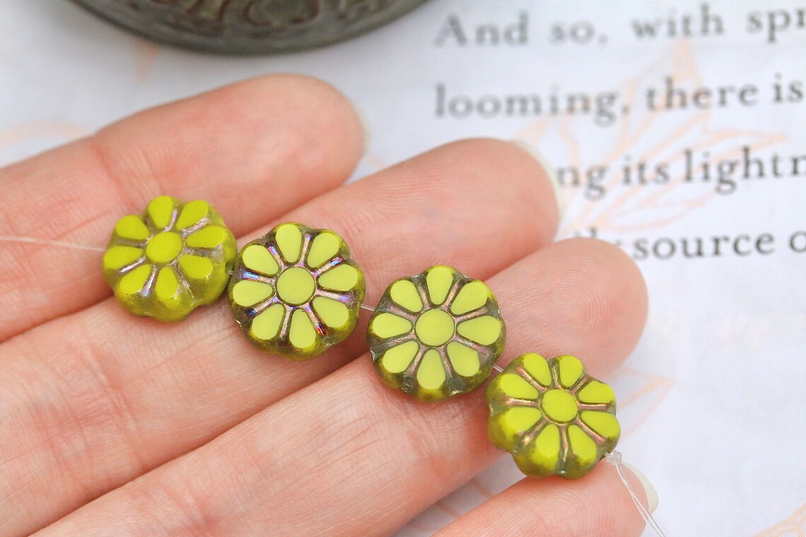 4pcs Table Cut Czech - 12mm Cosmo Flower Design - Flat Coin Bead ...