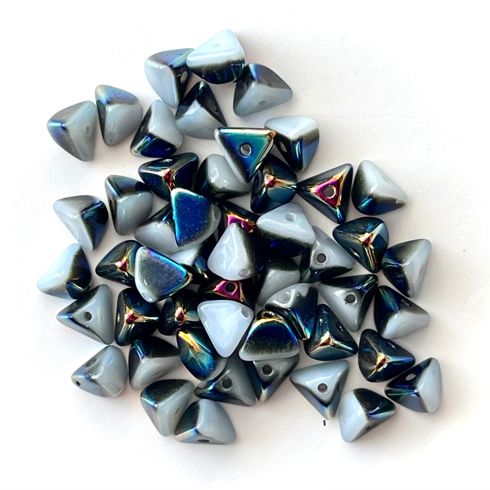 50pcs 4x7mm Czech Glass Tri Pyramid Beads - Alabaster RAINBOW LUSTER ...