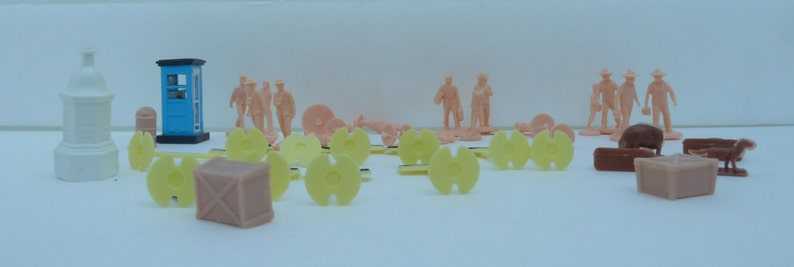 Plasticville Unpainted People Citizens Signs - Etsy