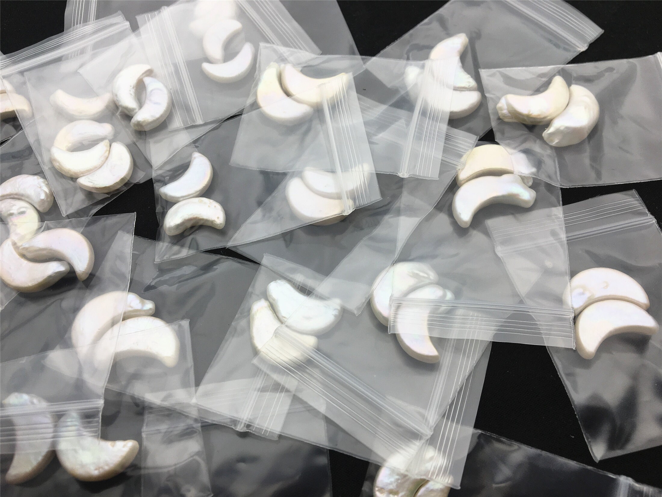 1 Pair AAA 8-9x16-18mm White Moon Banana Shape Freshwater Pearl White ...