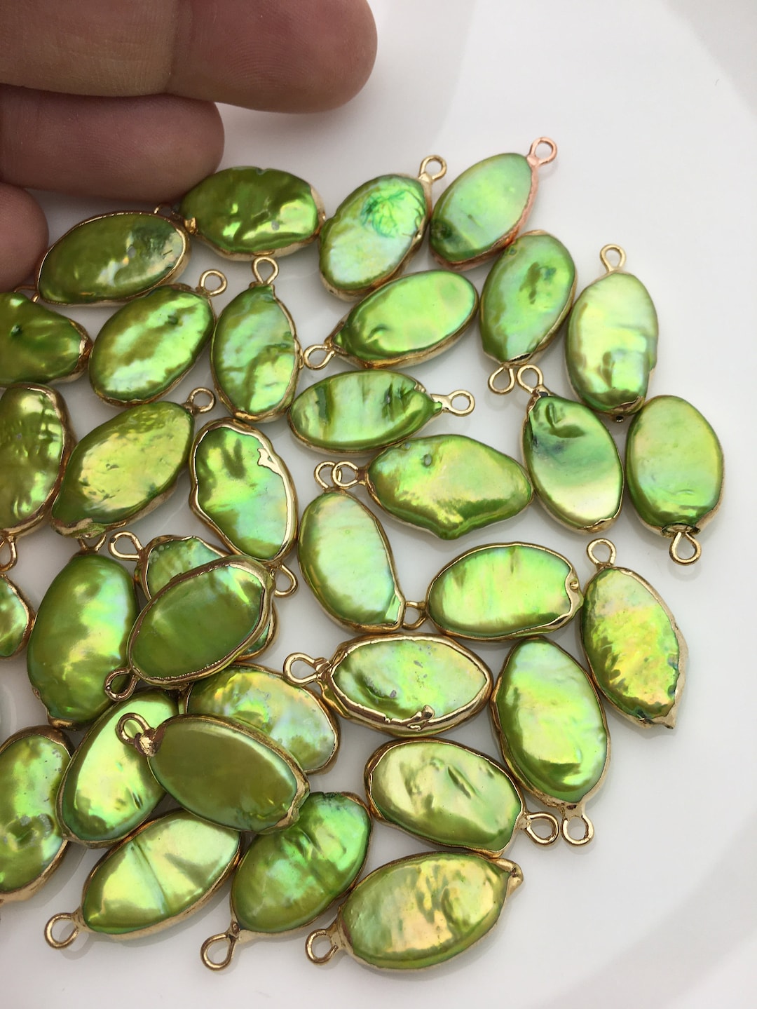 5pcs AA 10-12mm Green Ellipse Pearl Pendant With Gold Electroplated ...