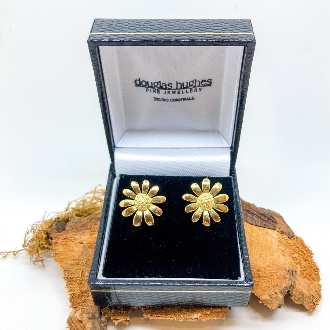 Handmade 18ct Gold Daisy Studs: Cornish Flower Earrings - Etsy