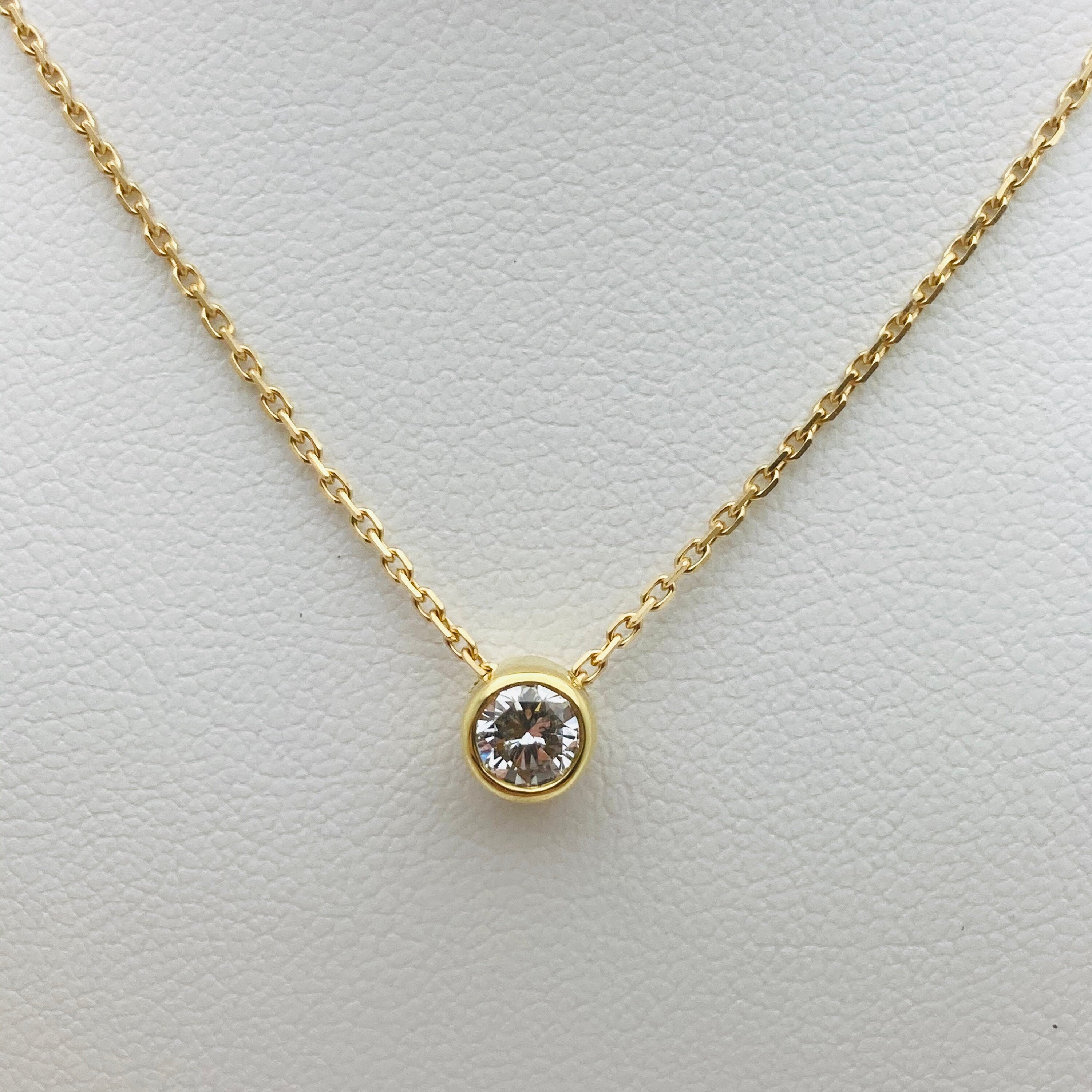 Floating Diamond Pendant - Stunning 0.41pt GH Clarity Diamond set in ...