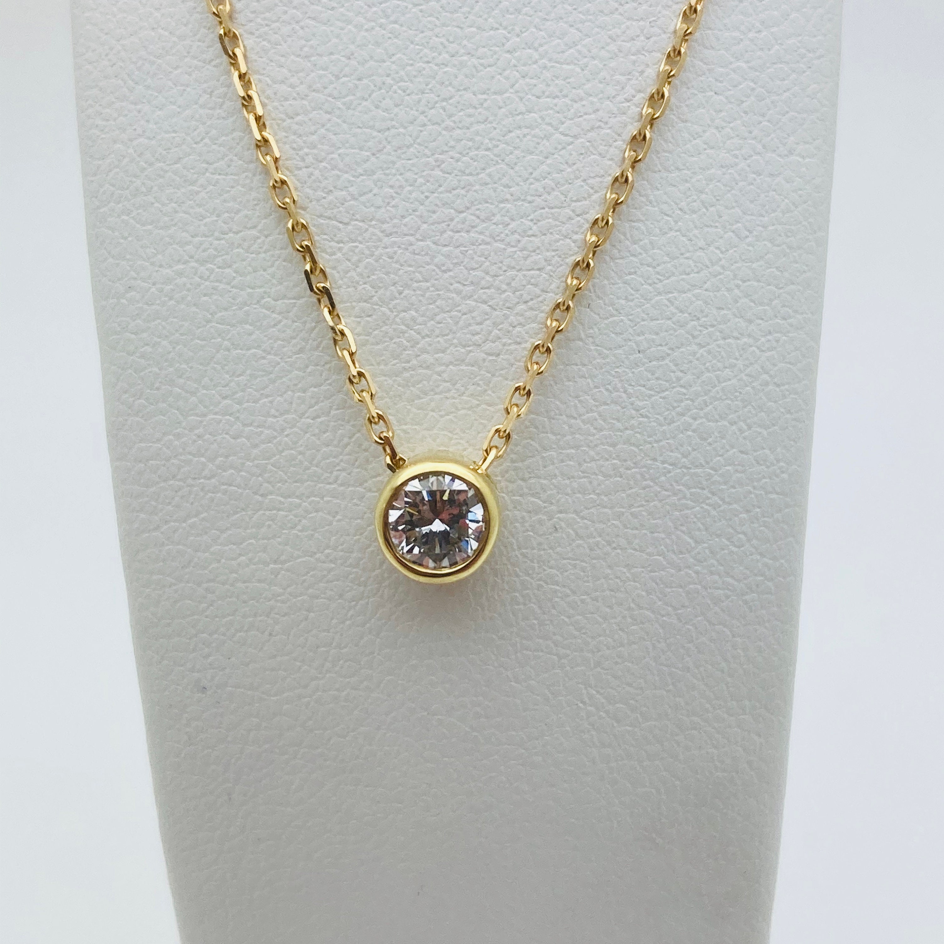 Floating Diamond Pendant - Stunning 0.41pt GH Clarity Diamond set in ...