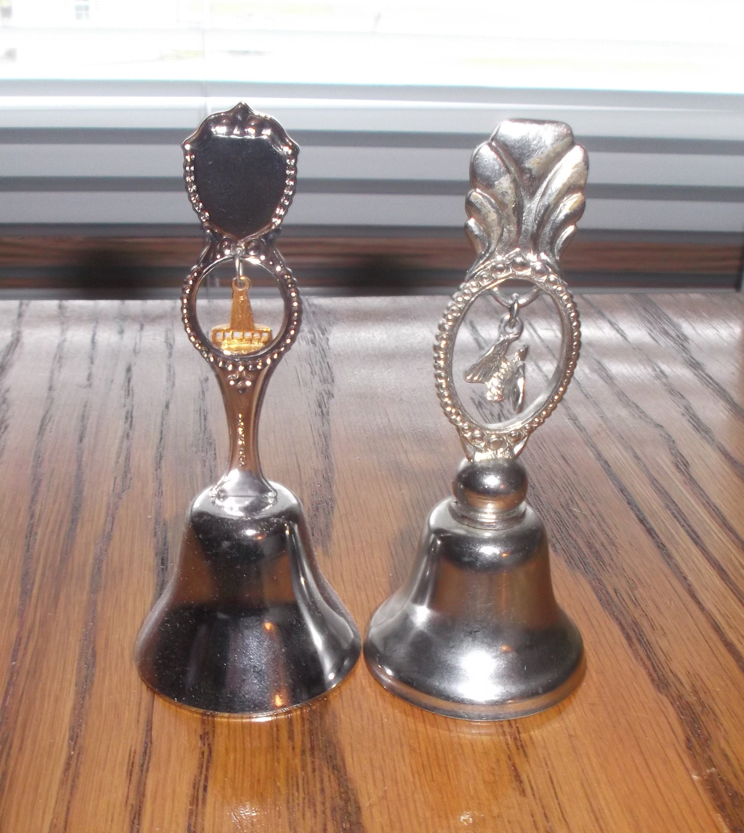 2 Collectible Metal State Bells, Palm Springs California and Washington ...