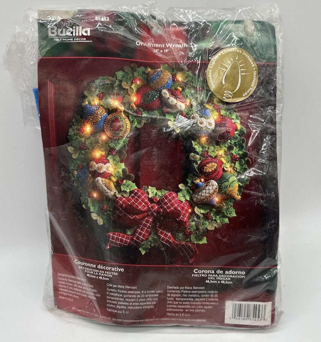 Bucilla ORNAMENT WREATH Bow Holly Lighted Felt Sequins Christmas Kit ...