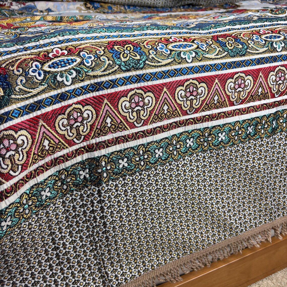 Bedspread - Luxe Woven Damask Tapestry Classical Far East Motif India ...